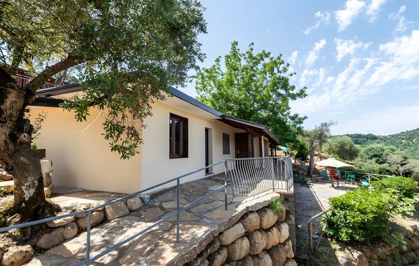 Villa 'Cerasella' Avec Vue Sur Les Montagnes, Wi-fi Et Climatisation - Casal Velino