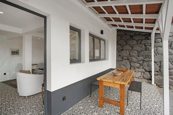 Chalet 'The Village Loft' With Sea View, Shared Terrace And Wi-fi - Madeira