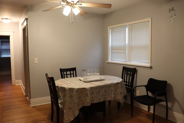Charming 4-bedroom House With Wifi, Ac In Lovely Buffalo - LECOM Harborcenter