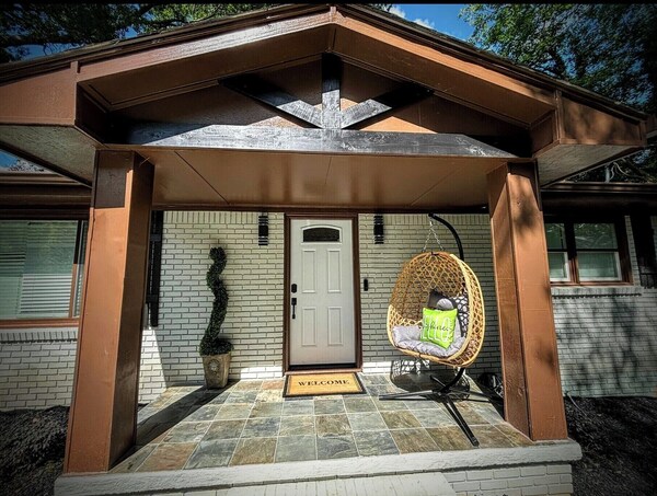 New List Special! Gathering Welcome W/smart Tv, Wifi & 5 Car Park, Near Airport - Atlanta, GA