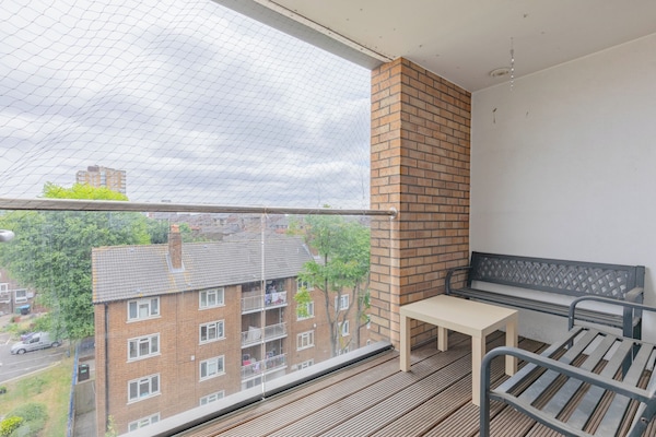 Bright 2bd Flat With Balcony, South East London - Selhurst Park Stadium