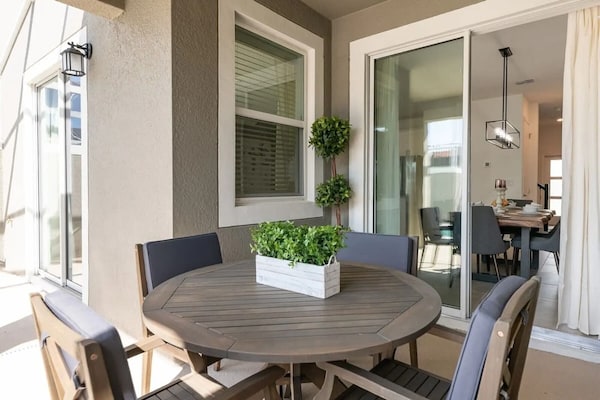 1088 Disney Magic + Private Pool In Champions Gate! - Davenport, FL
