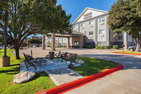 Good Affordable Room Available With All Amenities\ndouble Queen Suite \Nking Suite - The Colony, TX