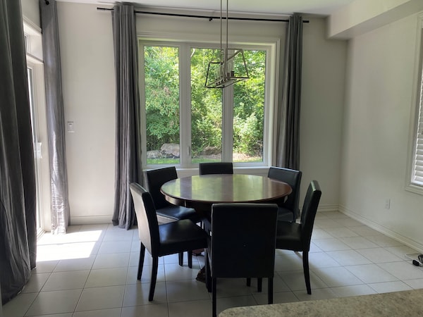 Executive Home Away From Home - Newcastle