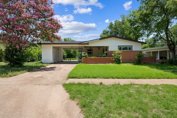 New! Cozy Temple Home | Fenced Yard & Wi-fi - Belton, TX
