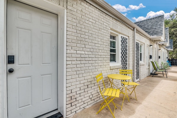 Walking Distance To Downtown Wichita - In Unit W/d! - Wichita State University, Wichita