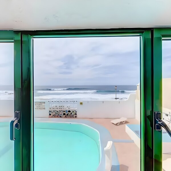 Vacation Home 'La Santa' With Sea View, Shared Pool And Wi-fi - Lanzarote
