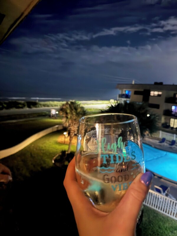 2 Bdrm Condo, Ormond Beach Steps From The Beach, Views From All Windows, Ac Wifi - Ormond Beach, FL