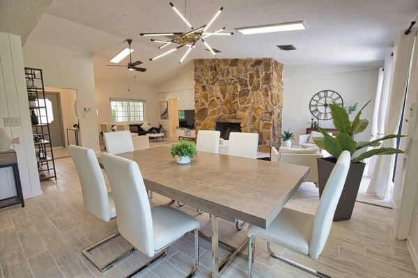 Modern Charming 3-bedroom Cozy House 4 Min From Englewood Beach - Englewood, FL