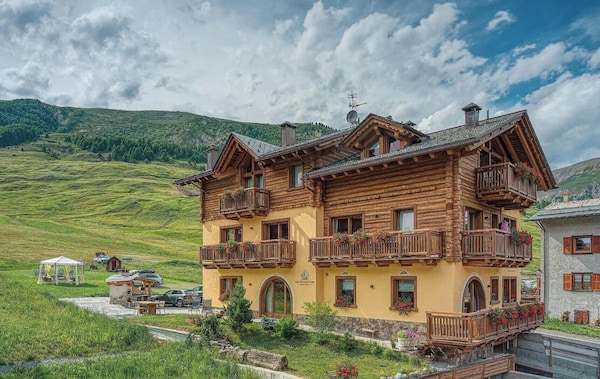 Apartment 'Gembro' With Mountain View, Shared Garden And Wi-fi - Livigno