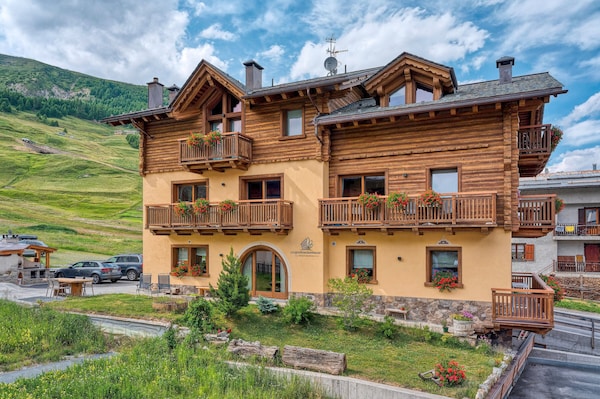 Apartment 'Larice' With Mountain View, Shared Garden And Wi-fi - Livigno