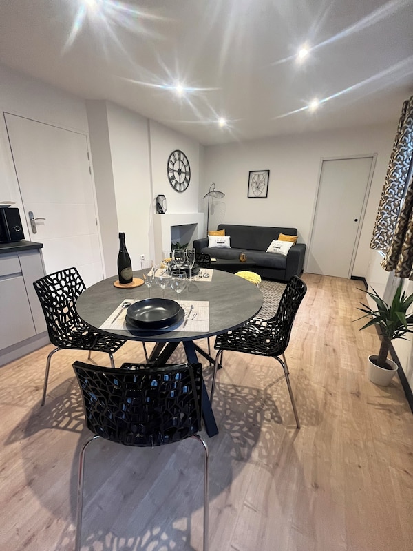 «Le Meublé». Appartement Avec Jacuzzi Illimité Près Du Mont-saint-michel - Avranches