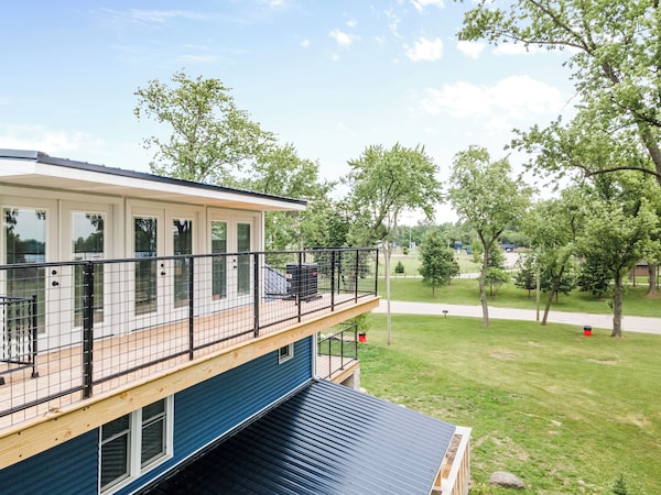 Spacious 5-bedroom Suites At The Inn At Marysville Park-comfort For Every Group! - Sarnia