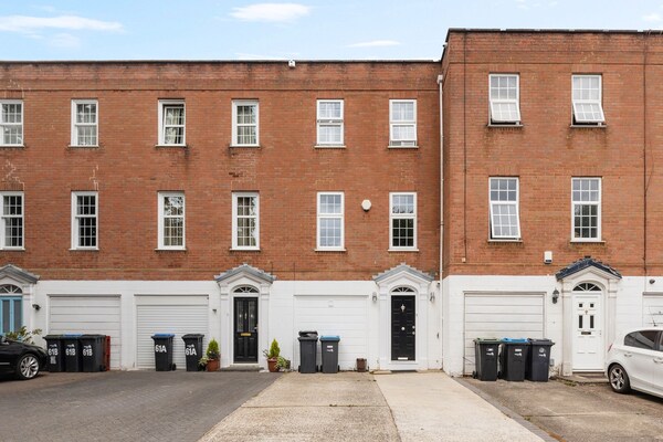 The Mall - Hot Tub, Parking, Garden, Games Room - Cockfosters