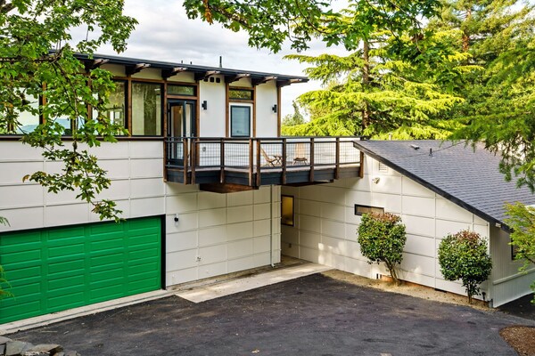 Spectacular 5br 4.5bth Hillside Retreat, Sleeps 15 - Eugene, OR