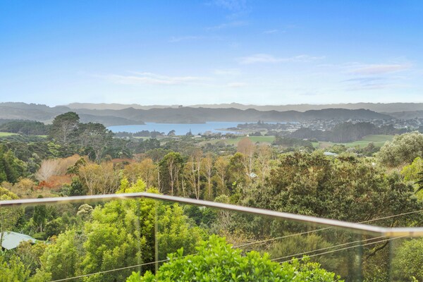 Coastal Calm - Raglan Holiday Home - Raglan