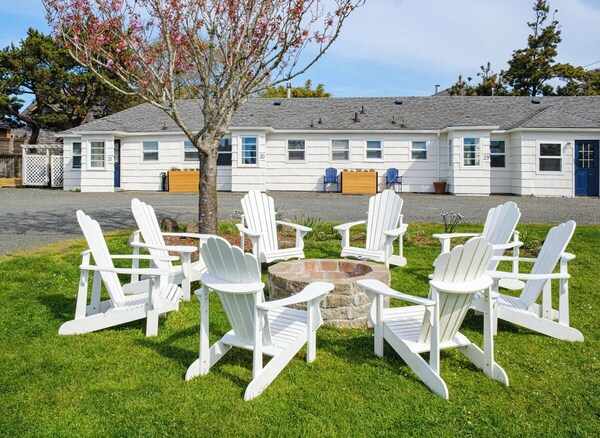 Cannon Beach Hotel - Standard Quarters At Cannon Beach Hotel Collection! - Cannon Beach, OR