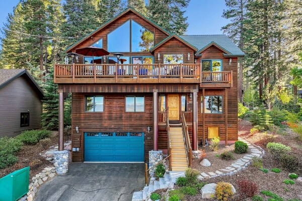 Lake Views, Ac, Hot Tub & Fire Pit! - Tahoe City, CA