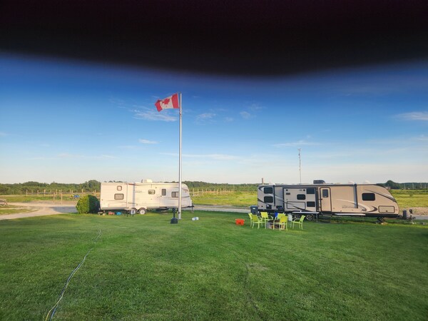 Unique Getaway Or Rest From Traveling. 10 Min. Off Transcan Highway And Stores - Sudbury