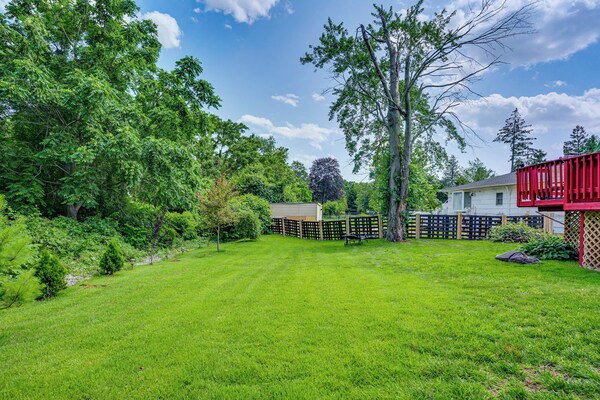 8 Mi To Long Beach: Cozy Apt W/ Fenced Yard! - Long Beach, NY