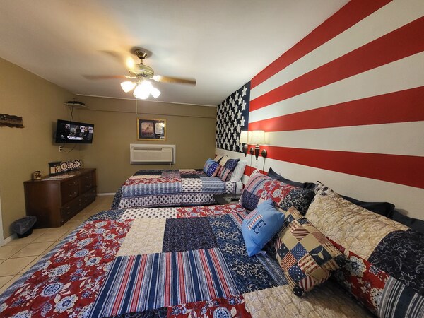 The Americana Suite - Kingsland, TX
