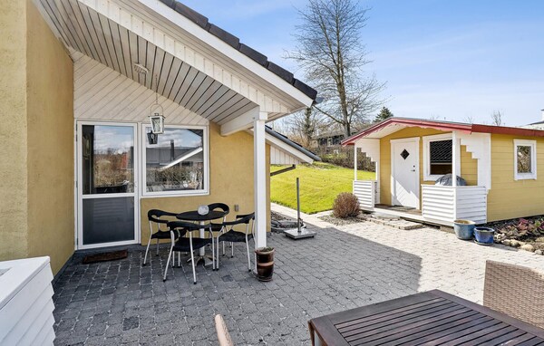 2 Bedroom Nice Home In Juelsminde - Juelsminde