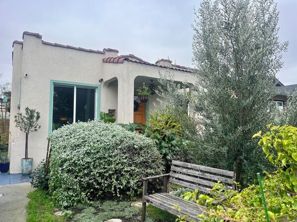 Lovely Spanish Style Oasis Near Sofi/dtla/usc/lax - Lafayette Square - Los Angeles