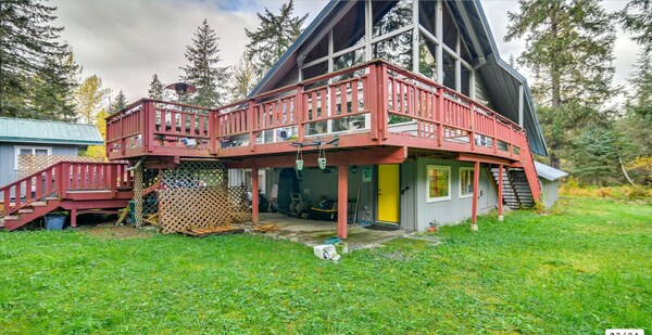 Charming 2-bedroom Girdwood Alyeska Apartment With Hot Tub Walk To Slopes - Anchorage, AK