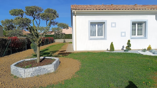 Very Pleasant House. - Agen
