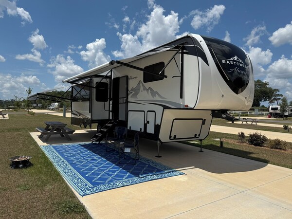 70' Rv Pad At Champion's Run Luxury Rv Resort With Full Hookups - Ocala, FL