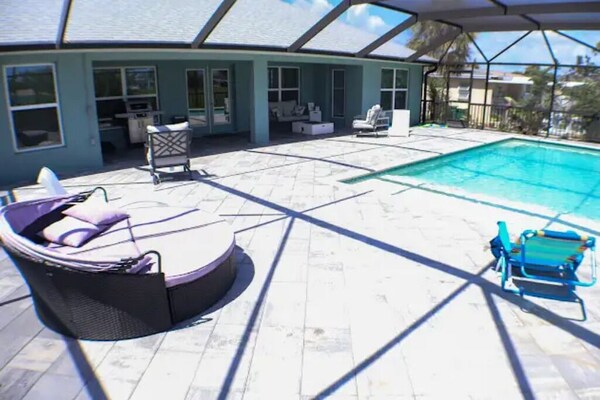 Newley Built Home On The Golf Course 4 Bedrooms - Manasota Key, FL