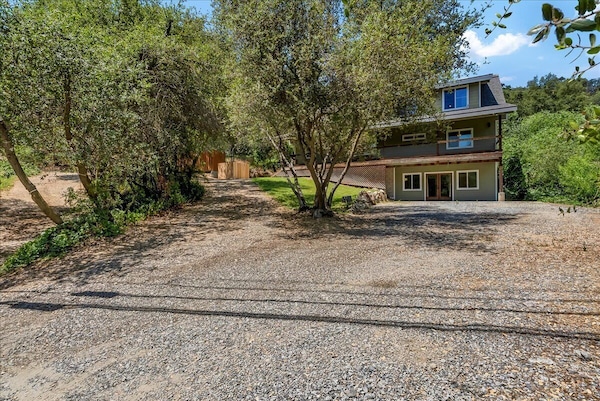 North Fork Hideaway ~ Sleeps 14! Wifi, Ac, Spacious Home In Three Rivers - California