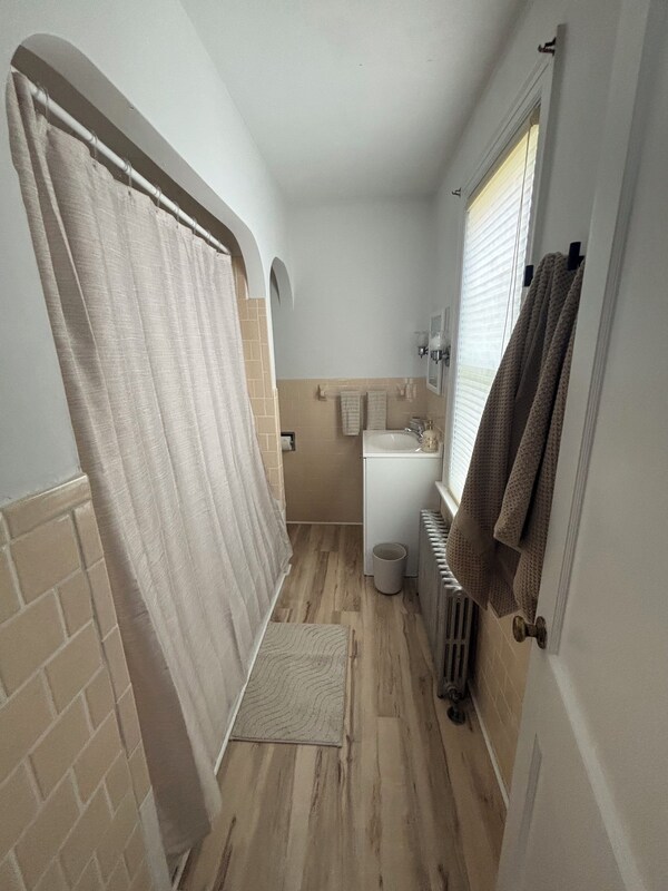 Cozy And Charming, This Cottage Offers A Retreat Surrounded By Local Beaches. - 羅德島州
