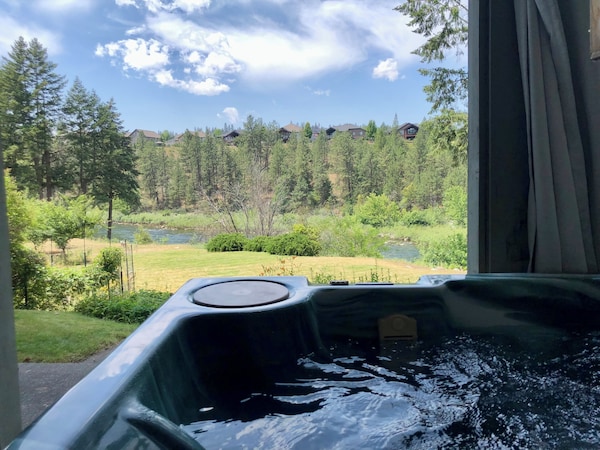 The Historic River Lodge - Your Private Suite - Spokane, WA