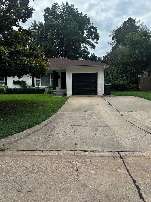 Magnolia - Charming 4-bedroom Home - Pets Allowed - Norman, OK