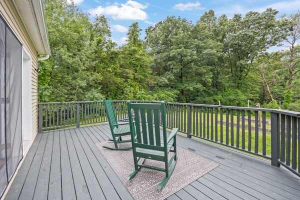 Sunny & Relaxing Pondside Oasis Min From Heart Of Hudson & Catskill - Oakdale Lake, Hudson