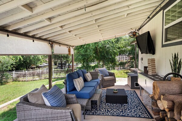 Private Family-friendly Lakefront Retreat In Historic Granbury, Tx - Granbury, TX