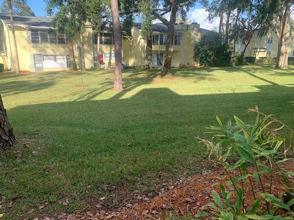 Charming 2-bedroom Condo With Wifi, Ac In Enchanting Ocala - Diamond Lake, Belleview