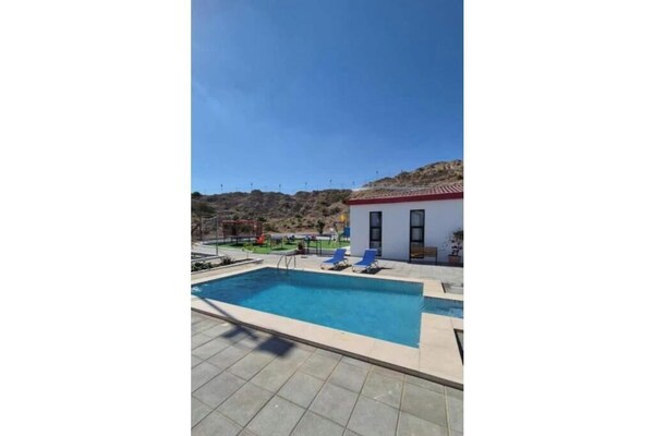 Jorivilla Private Swimming Pool - Ras al-Khaimah