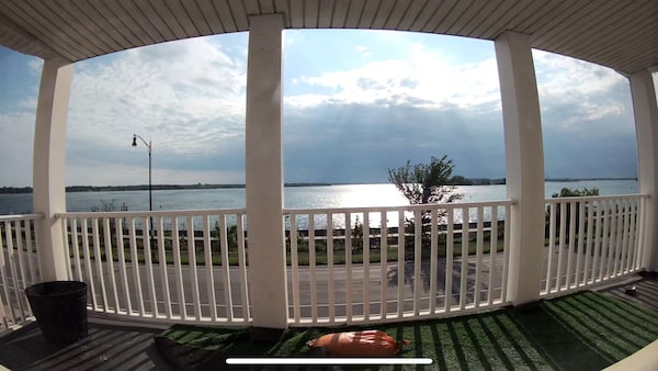 Charming 2-bedroom Apartment In Wonderful Buffalo With Wifi, Ac - Fort Erie