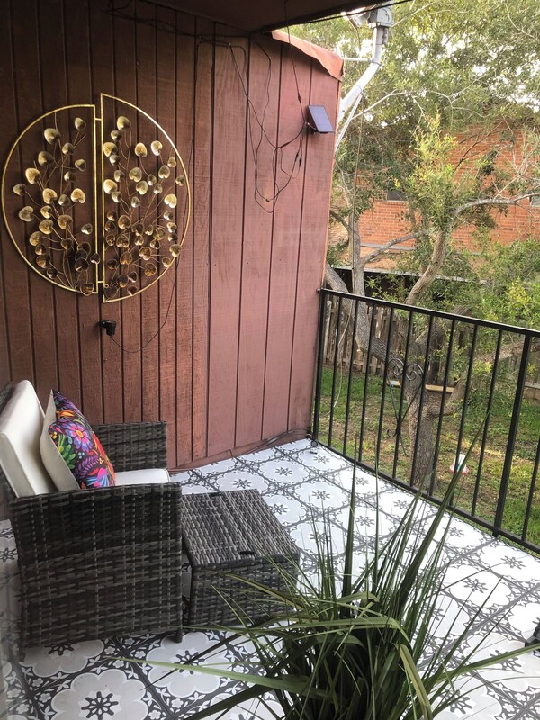 Sage House - Sophisticated, Cozy 2 Bedroom Condo In The Heart Of Harlingen, Tx - Harlingen, TX