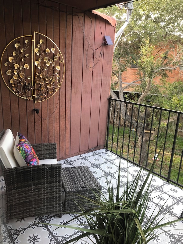 Sage House - Sophisticated, Cozy 2 Bedroom Condo In The Heart Of Harlingen, Tx - Harlingen, TX