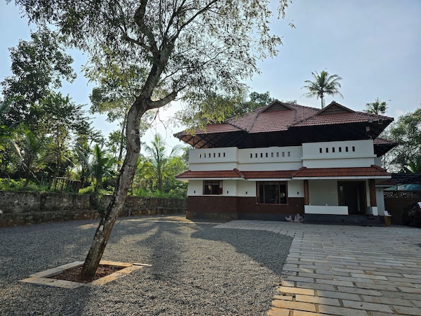 Acrewood Farmhouse, Heritage-style House, Soulful Retreat Into The  Nature. - Thodupuzha