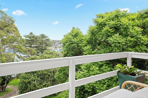 Newport Apartment W/ Water Views - Church Point
