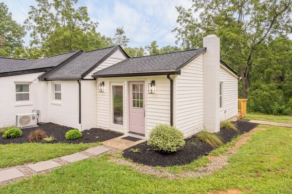 Modern Retreat Near Vt Radford & Scenic Claytor Lake Perfect For Getaway - Blacksburg, VA