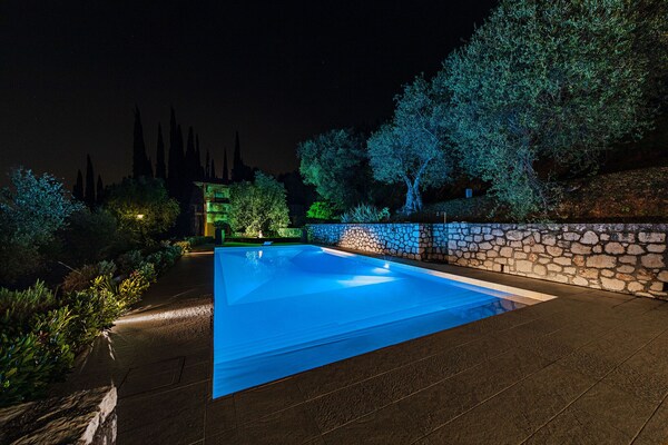 Villa Mariavittoria With Private Pool - Manerba del Garda