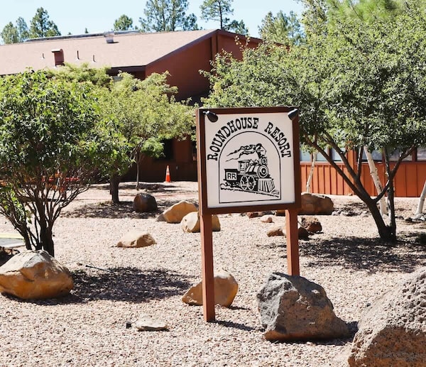 Trailside Charm At The Roundhouse Resort - Pinetop-Lakeside, AZ