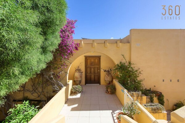 Villa With Beautiful Views With Pool In Mellieha - Malta