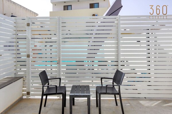 Stunning 1br Maisonette With Pool Access In Swieqi - Malta