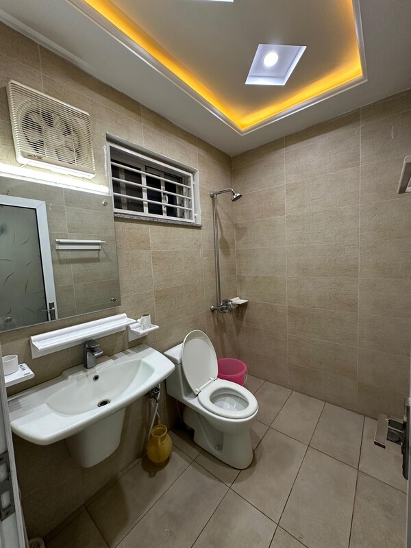 4-bedroom Hotel In Brilliant Islamabad With Wifi,ac,parking Etc Enjoy Your Stay - イスラマバード